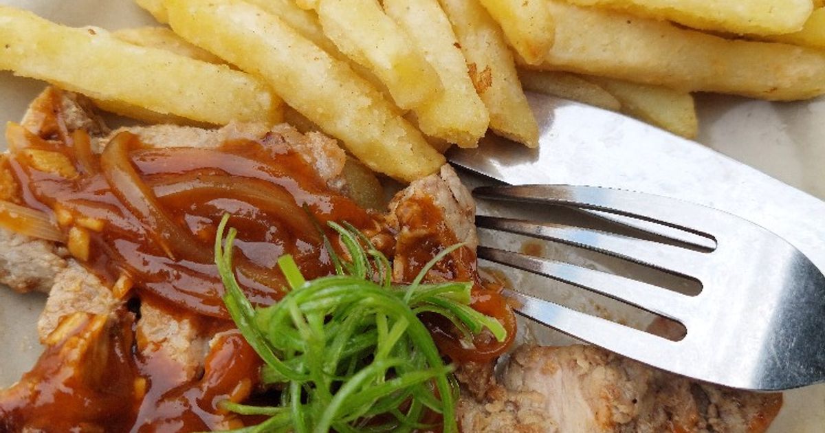 Resep Steak Sapi Dan Kentang Goreng Homemade oleh kharisa - Cookpad
