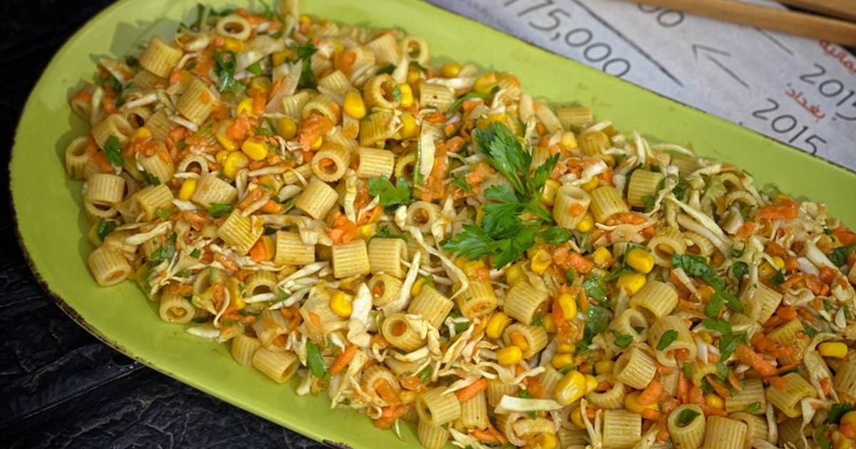 طريقة عمل سلطة المعكرونة بالملفوف والذرة على اصولها بطريقة سهلة وسريعة ...