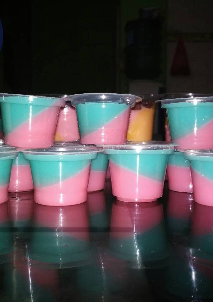 Resep Puding 2 rasa layer miring oleh devisulastri sulastri - Cookpad