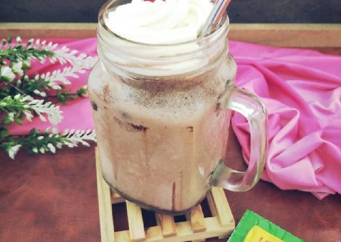 Resep Milo Milkshake oleh Arshiya Kitchen - Cookpad