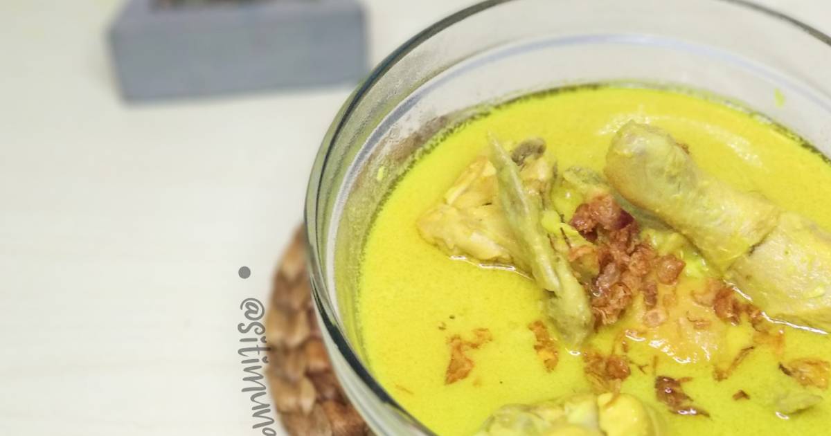 Resep Opor Ayam Kuning Simple Enak oleh sitimuna - Cookpad
