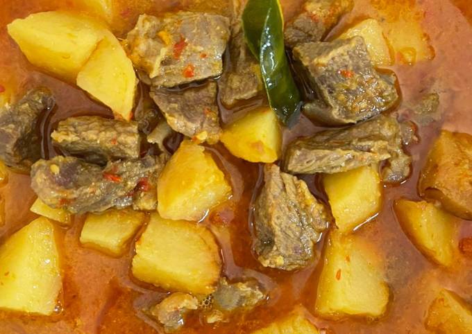 Resep Gulai Daging Kentang oleh Sheila Maharshi - Cookpad