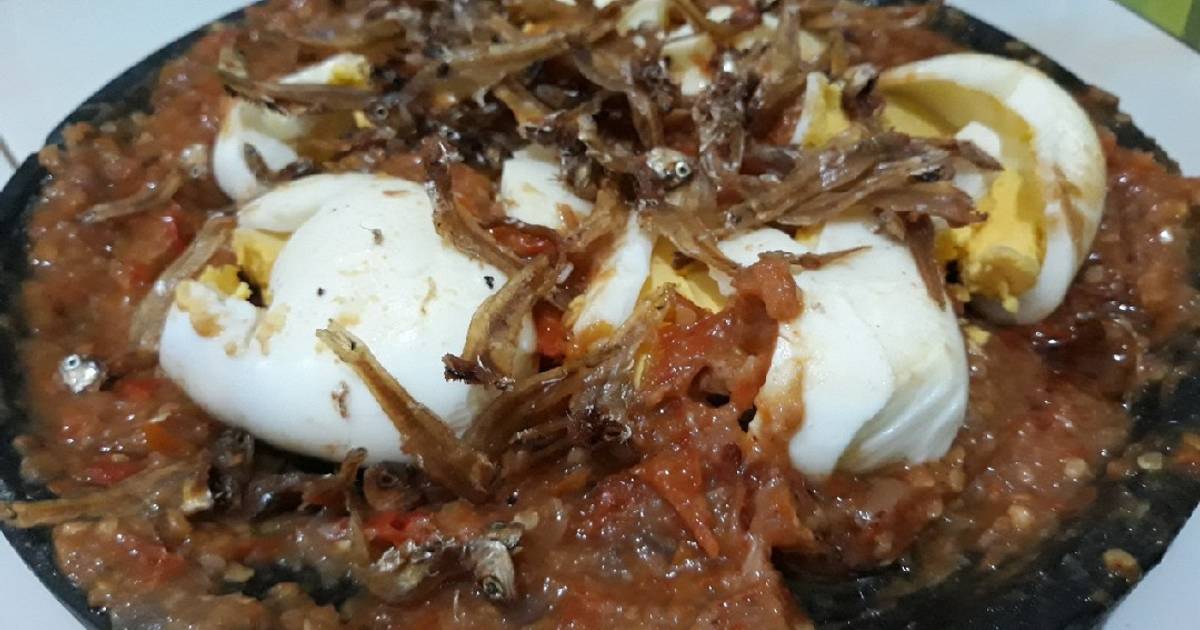 Resep Penyet Telur Rebus dan Teri Sambal Matang oleh Gabby Grace - Cookpad