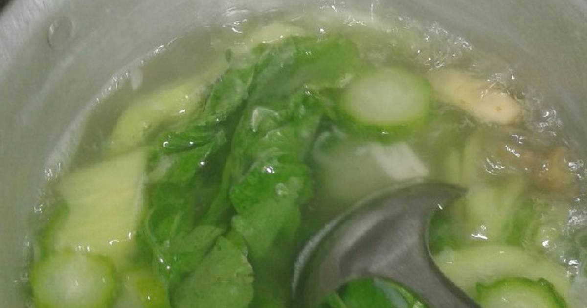 Resep Sayur bening oyong labu bayam no minyak oleh iis suryanti - Cookpad