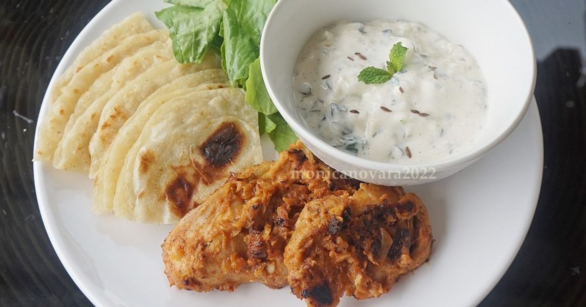 Resep Middle Eastern Grilled Chicken With Raita, Pita Bread & Romaine ...