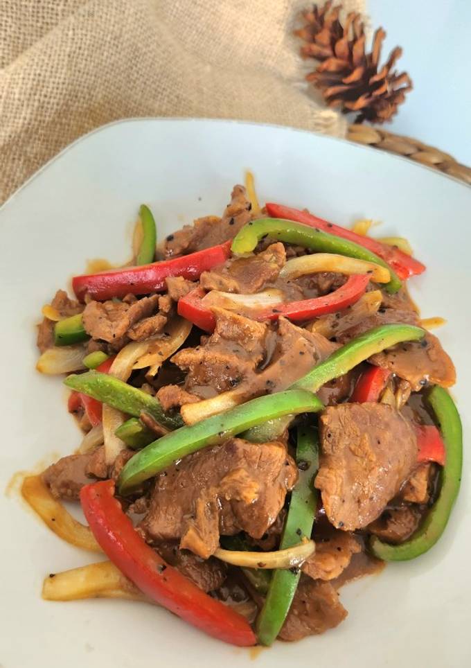 Resep Sapi Paprika Masak Lada Hitam oleh MAMA EKA - Cookpad