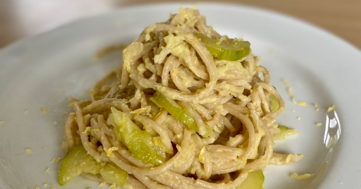 Espaguetis Con Calabacín Y Puerro Al Limón Receta de Bea M- Cookpad