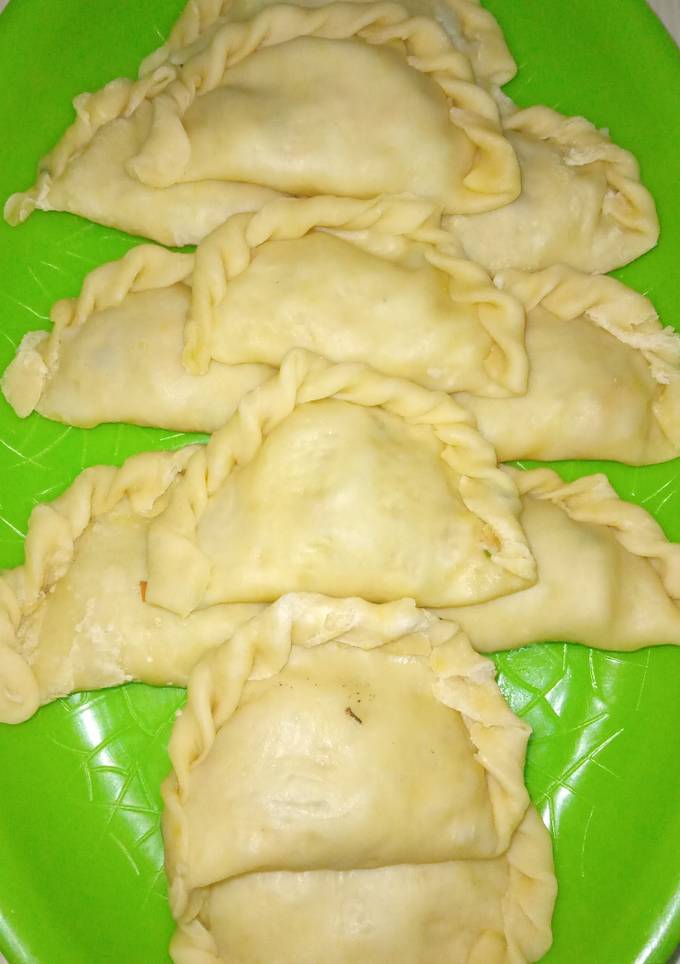 Resep Pastel ala mom's Afnan oleh Three soulis - Cookpad