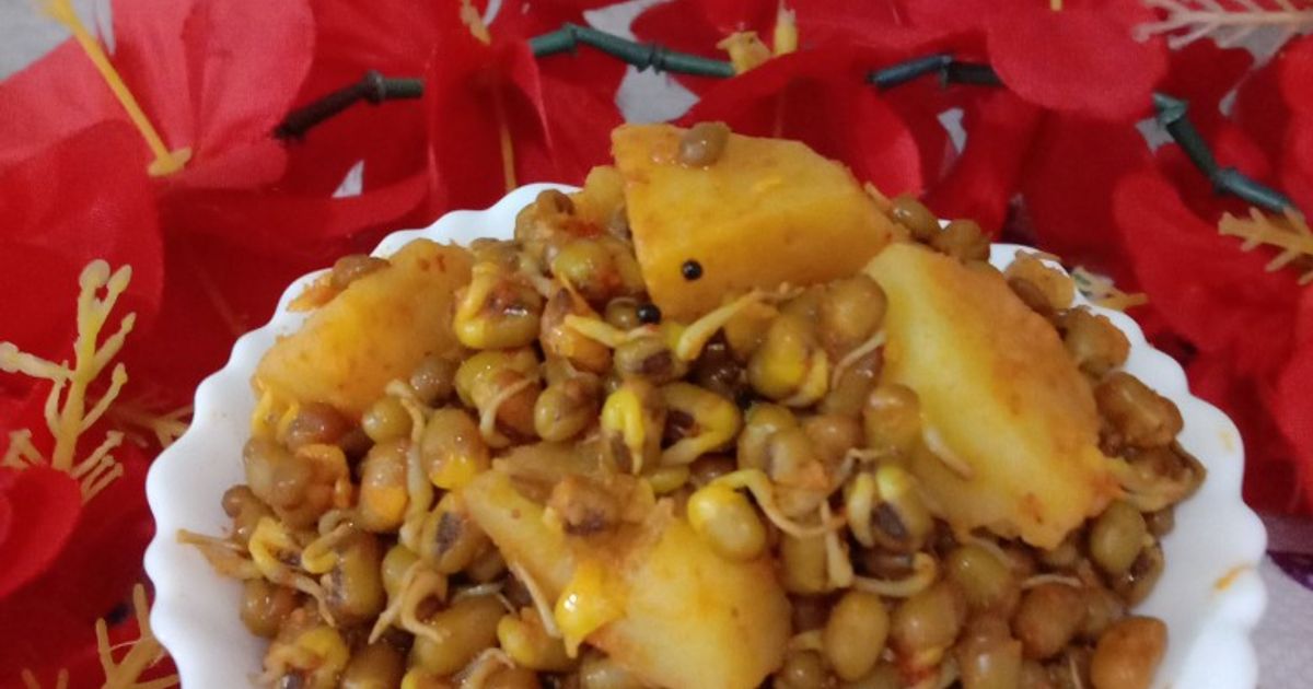 Sprouted Moong & Potato Usal Recipe by Maya's Recipe's - Cookpad