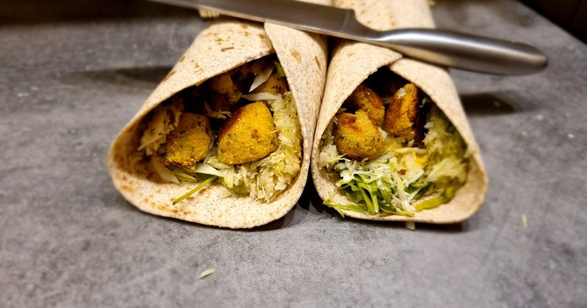 Dm Es Falafel Tk Tortillaban Gazdagon Zöldséggel, Remuláddal | Király ...