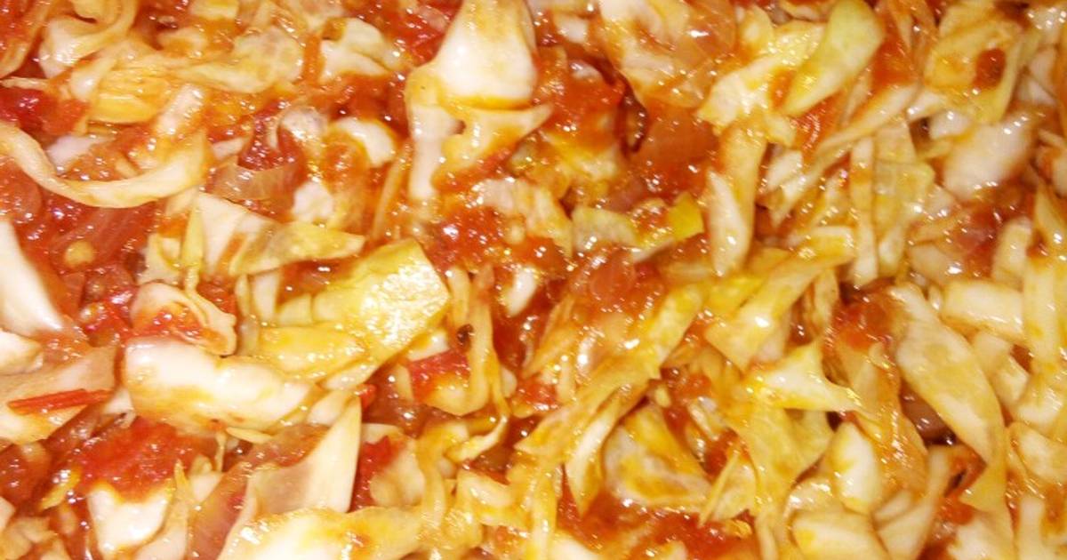 Cabbage sauce Recipe by safiya yusuf Gunu - Cookpad