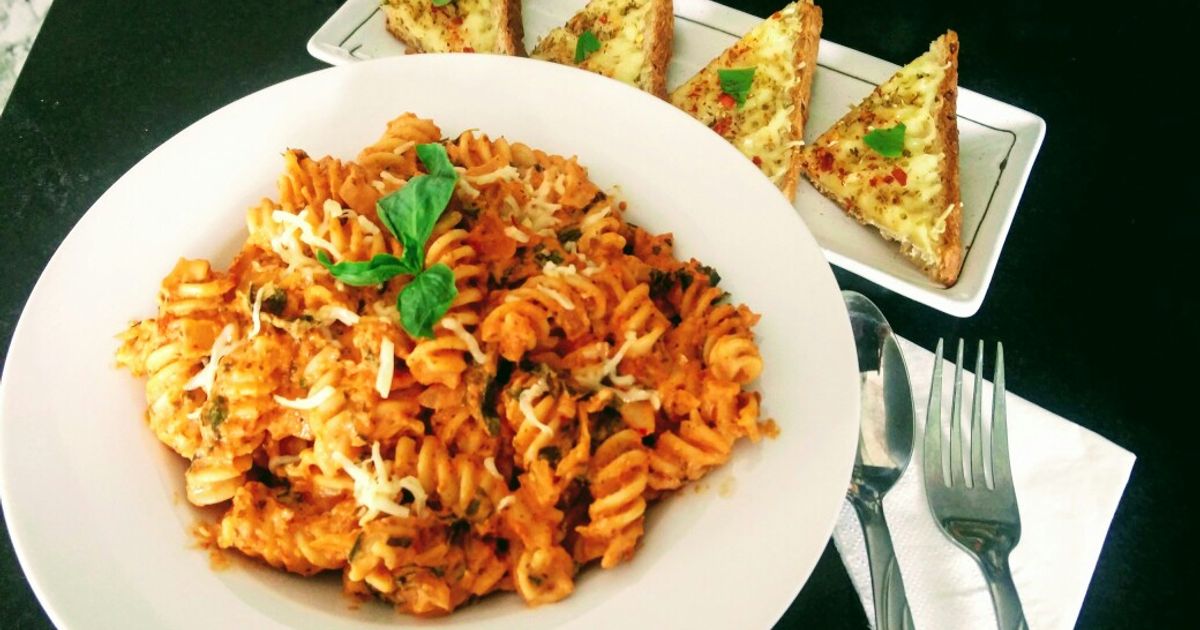 Pasta In Arabiata Sauce With Cheese Chilli Toast Recipe by Archana ...