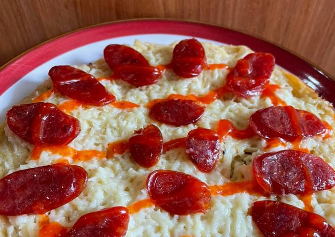 Resep Pizza Mie Double Cheese oleh Yemi - Cookpad