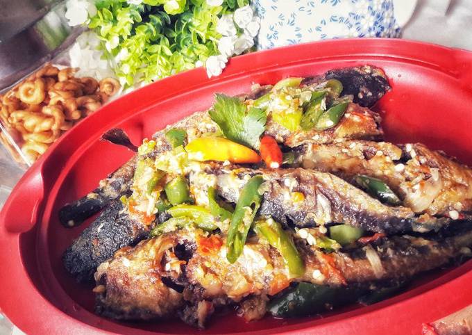Resep Pecak Lele Cabe Hijau oleh Indri Gustiantari - Cookpad