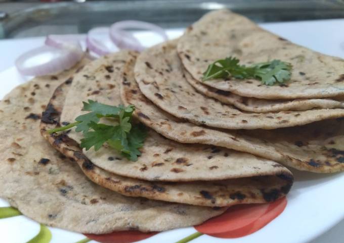 Dhaniya black till waali Roti Recipe by Amisha Chheda - Cookpad