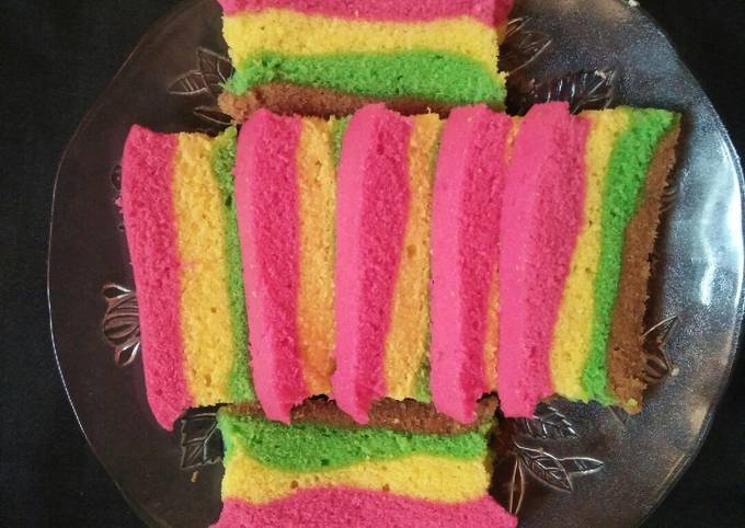 Resep Bolu lapis kukus rainbow oleh maulidio - Cookpad