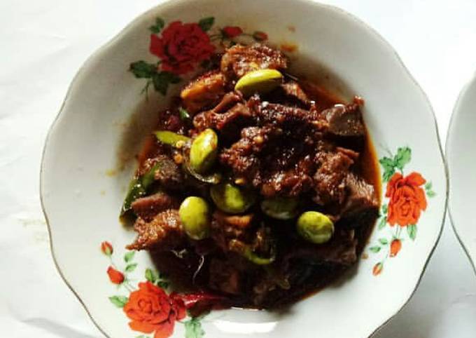 Resep Sambal goreng daging sapi pete oleh Ayu Wulan - Cookpad