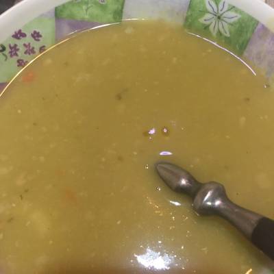 Sopa de arvejas partida Receta de Shei👩🏻‍🍳- Cookpad