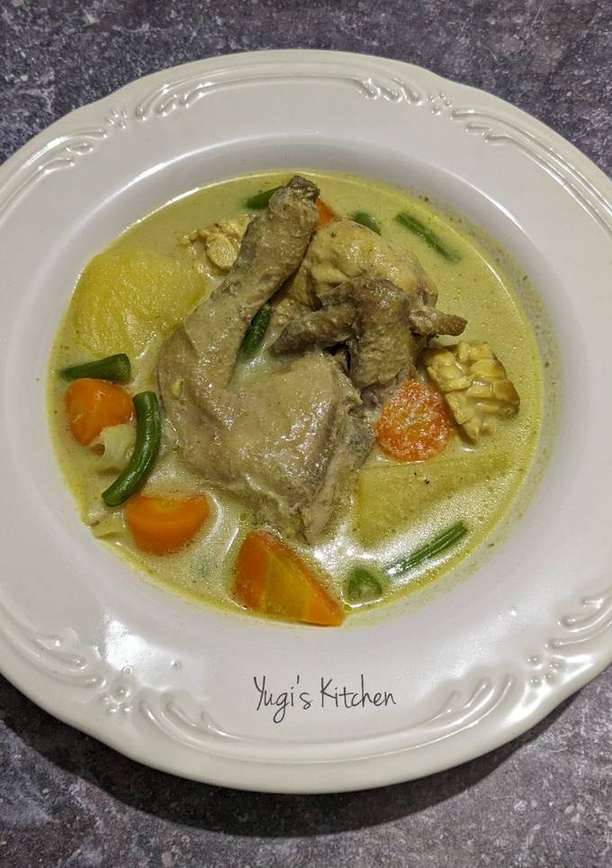 Resep Kare Ayam dan Sayuran oleh Yugi - Cookpad