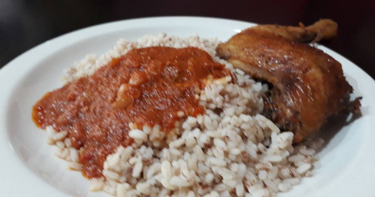 Ofada rice with tomato stew and chicken Recipe by Uzoma - Cookpad