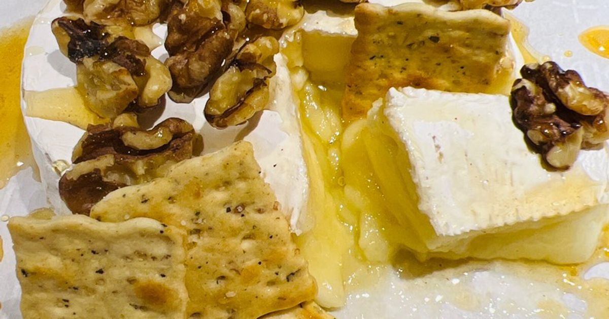 Irresistible Baked Camembert Recipes To Savor