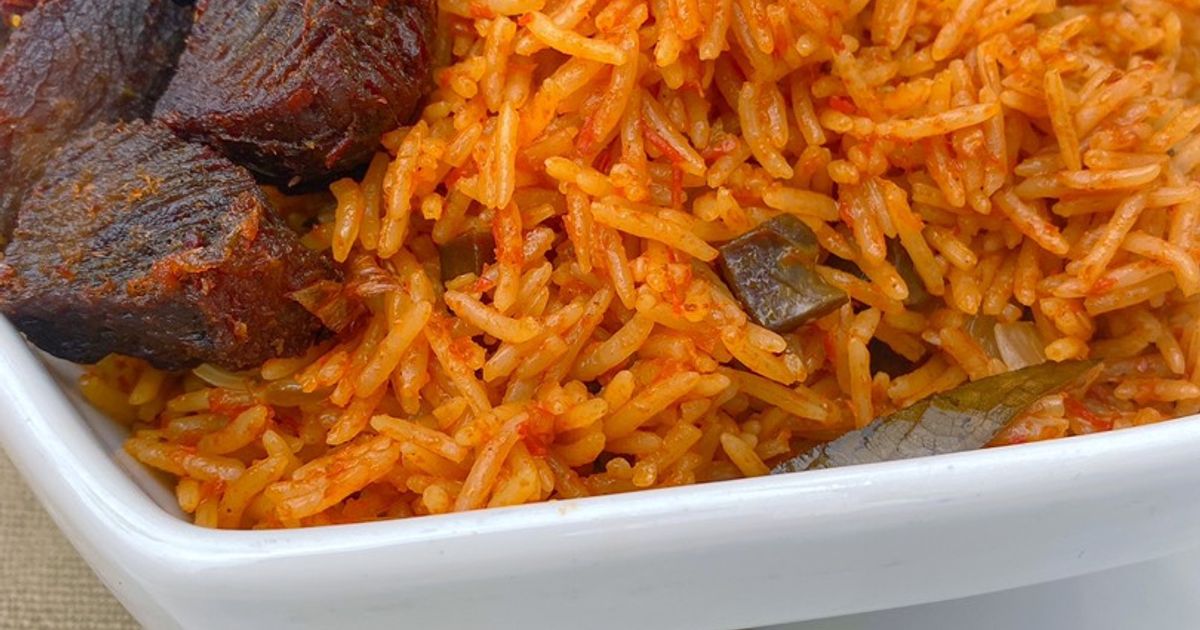 Smokey Party Jollof Rice Recipe by Cookingwithseki - Cookpad
