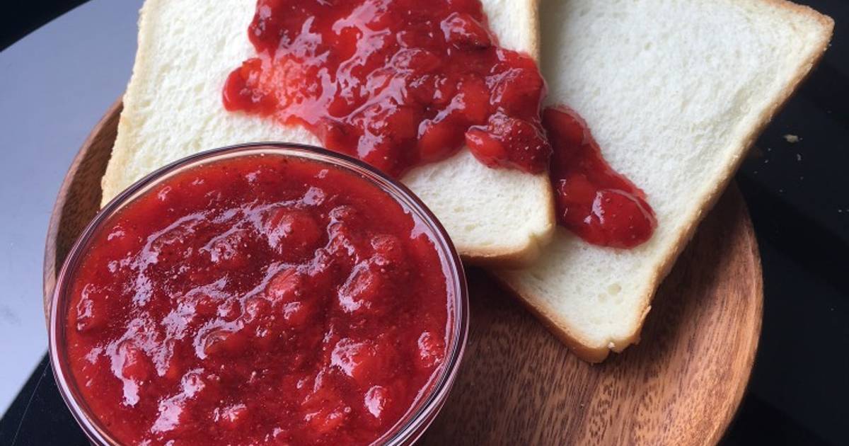 Resep Selai strawberry homemade oleh tikdwit - Cookpad