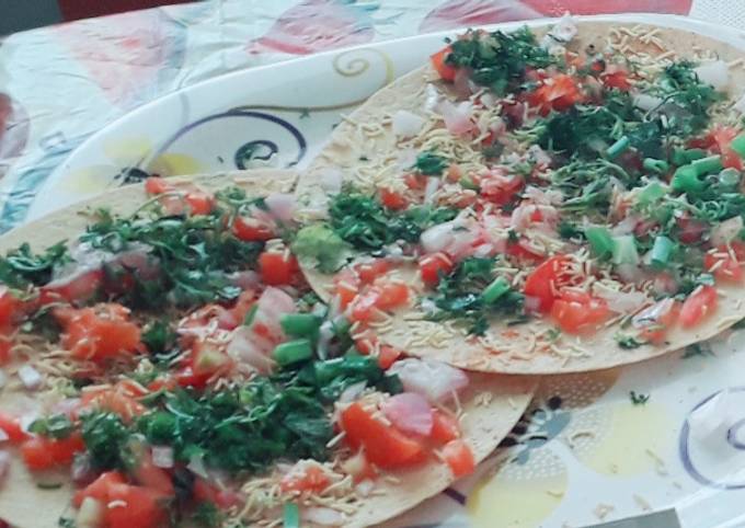 Masala khakra salad Recipe by Palak Manghwani - Cookpad