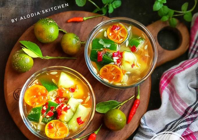 Resep Asinan Timun Geprek oleh Vey Alodia's Kitchen - Cookpad