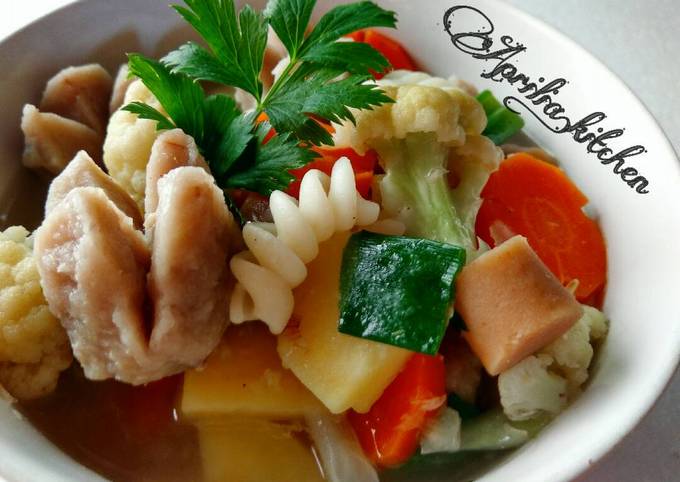 Resep Sup bakso sosis sayuran oleh aprilia_kitchen - Cookpad
