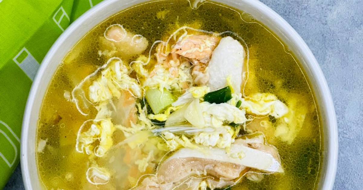 Resep Sup Salmon Telur oleh Roro Woelan - Cookpad