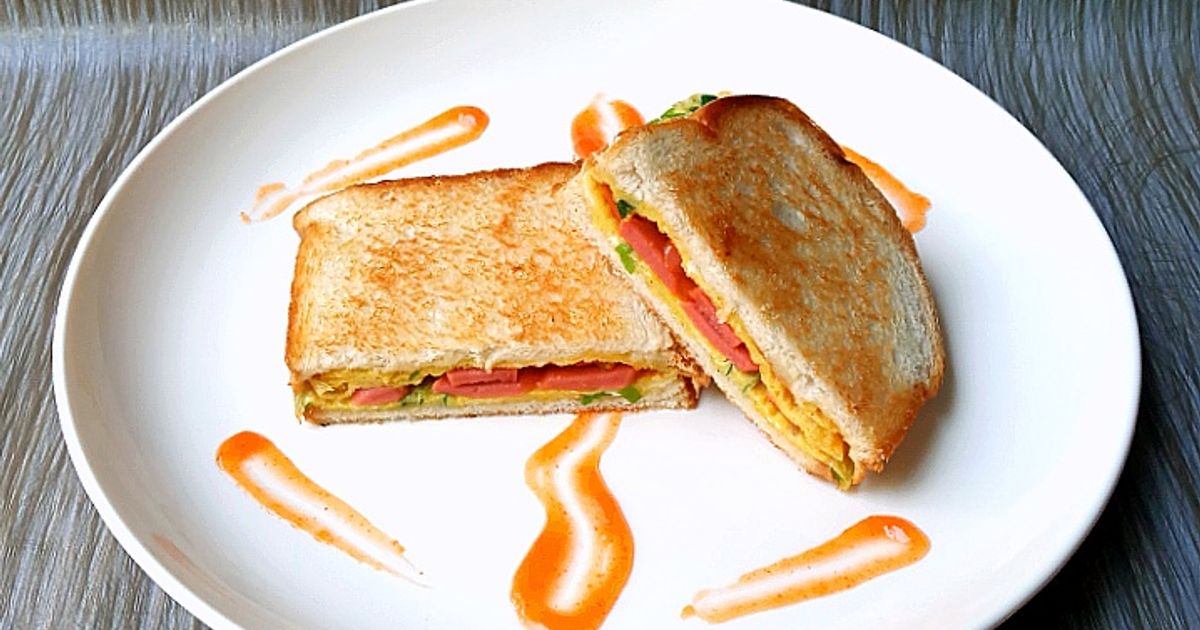 Resep Toast Sosis Telur Simple oleh Alya Nurfitri🍳 - Cookpad