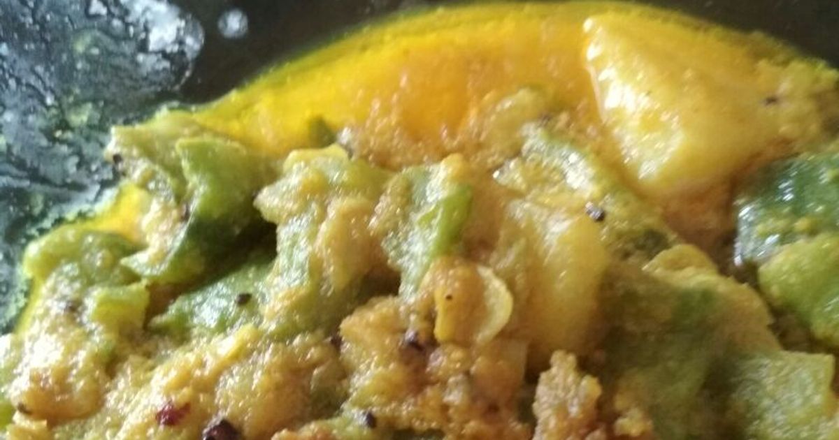Ridged Gourd Potato Poppy Seeds Curry (Jhinge Aaloo Posto) Recipe by ...
