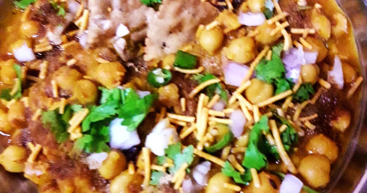 छोले टिकिया चाट (Chole Tikkiya Chaat Recipe In Hindi) रेसिपी बनाने की ...