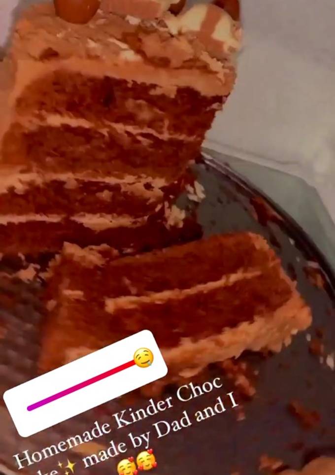 Kinder Chocolate Cake Recipe by khatolbibi - Cookpad