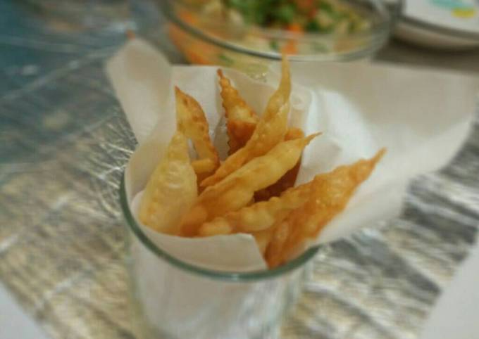 Resep Stik pangsit oleh jalankoki - Cookpad