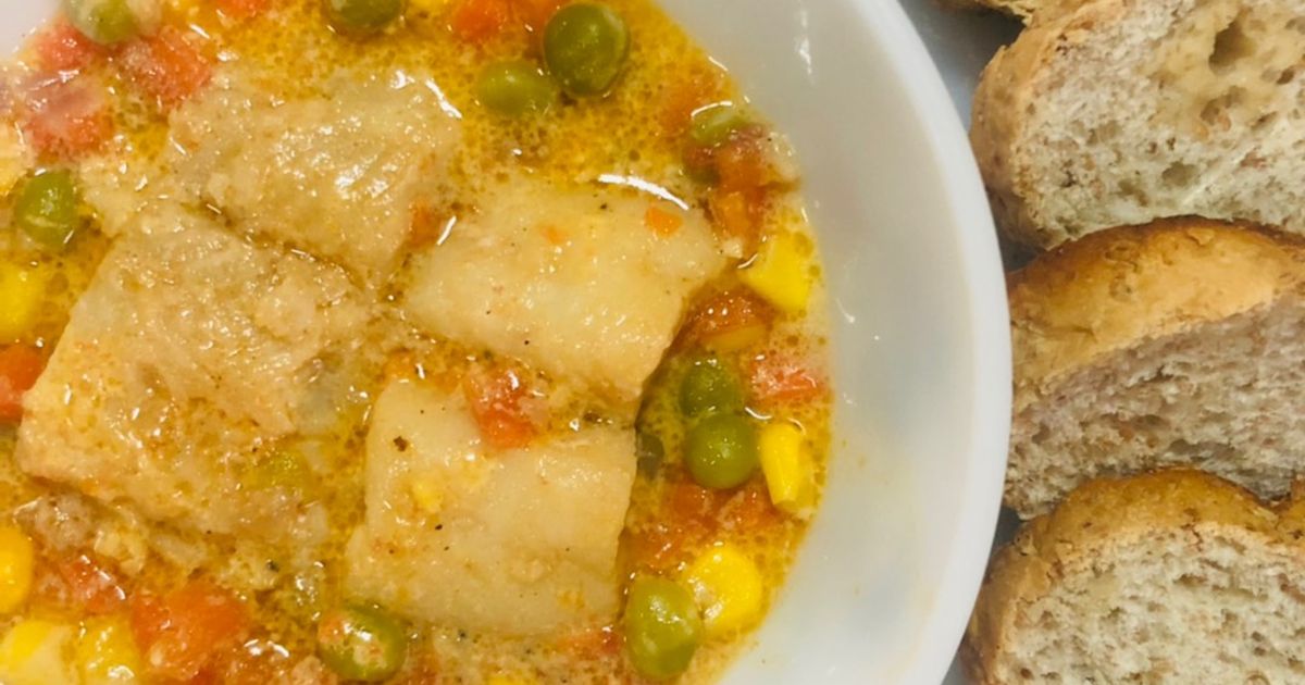 Creamy Fish (With Corn, Carrots And Peas) With Dipping Bread Recipe By ...