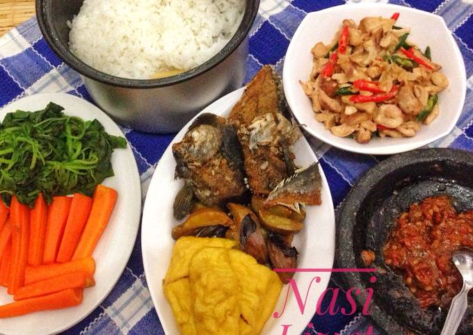 Resep Nasi Liwet Komplit oleh Dewi Lina Faidah - Cookpad