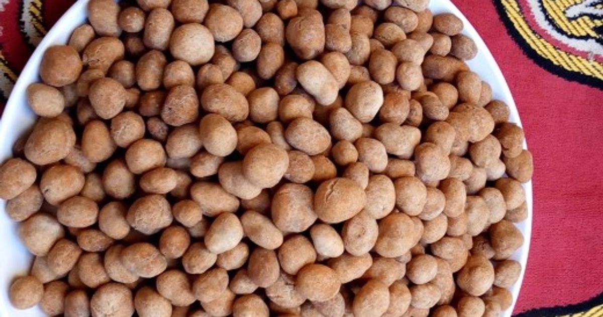 Gyadar Da Aka Kunsheta A Fulawa (Peanuts Burger) girki daga Hauwa ...