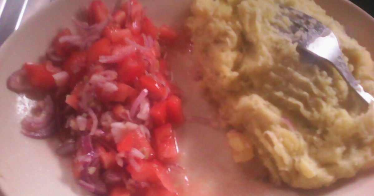 Mashed Matoke With Kachumbali Recipe by Sonieannie Kinyua - Cookpad