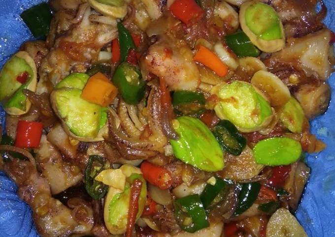 Resep Oseng cumi asin pete oleh Tika Viina - Cookpad