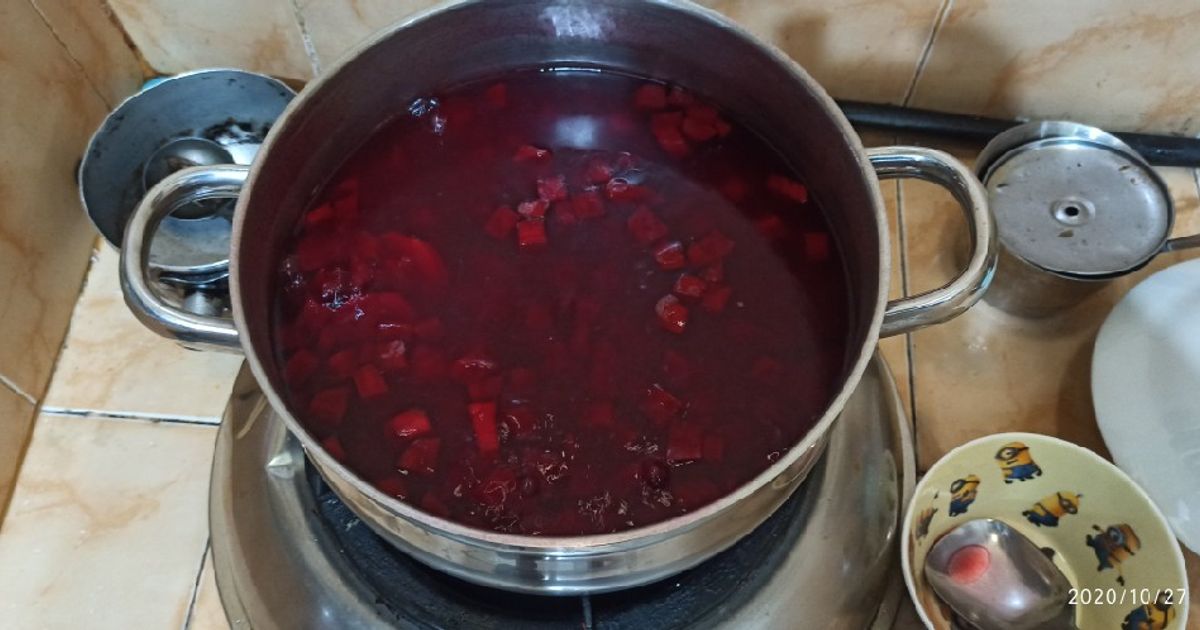 Resep 6. Sup Bit Merah Resep Dari Tante oleh Lisia Zhan - Cookpad