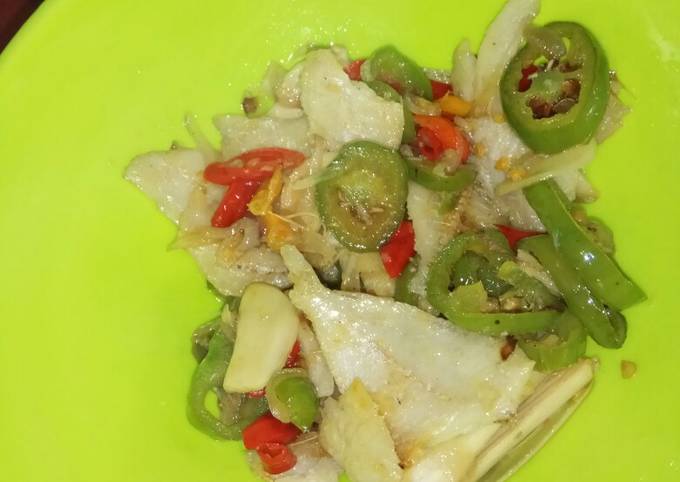 Resep Ikan asin cabe gendot oleh triie - Cookpad