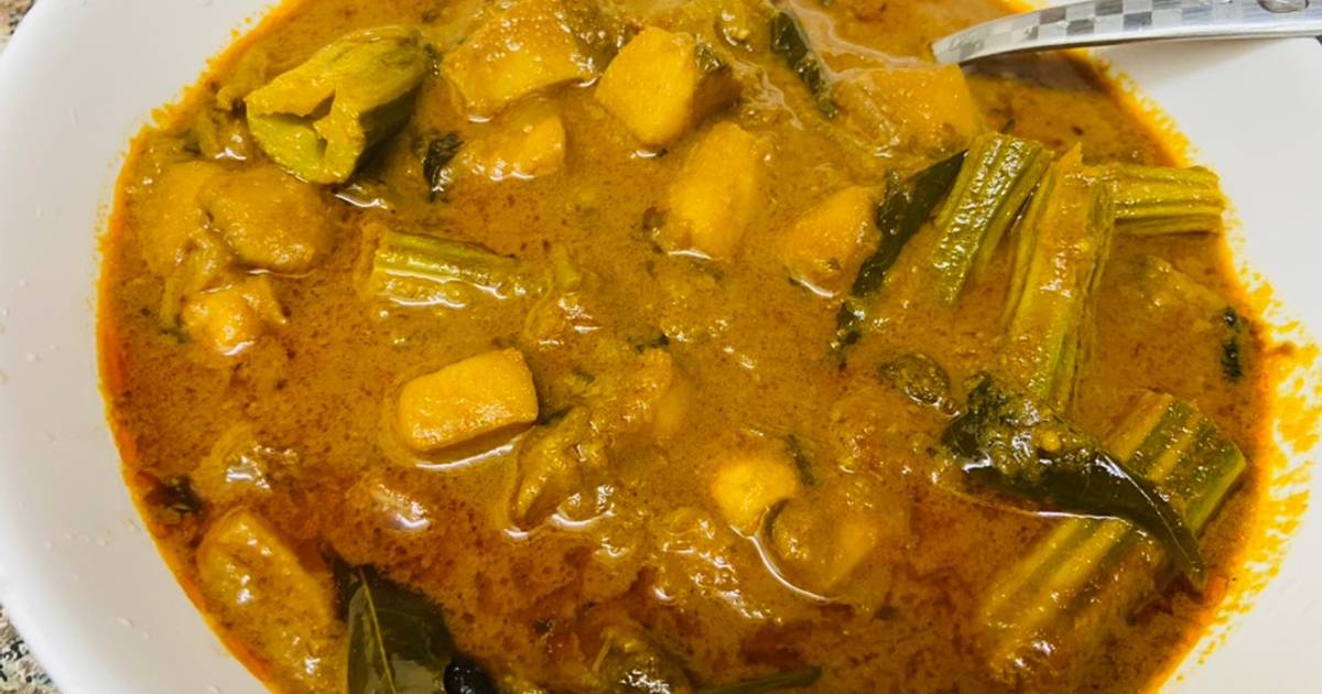 Squid fish curry Recipe by Travel with Hena - Cookpad