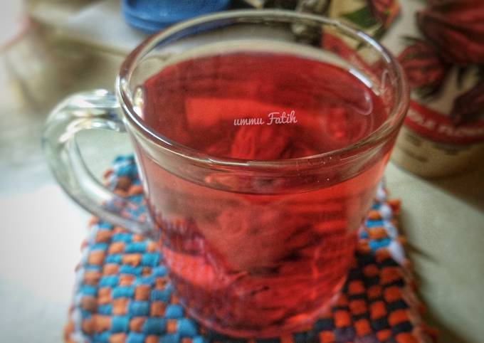 Resep Teh Rosella Jahe oleh Ummu Fatih - Cookpad