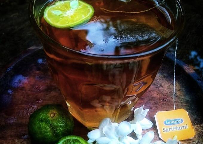 Resep Teh Hitam dengan Jeruk Limau oleh Anny Risyani - Cookpad