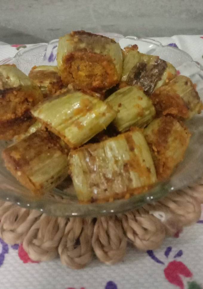 Stuffed padwal (snake gourd) Recipe by Maya's Recipe's - Cookpad