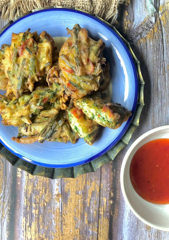 Resipi Cucur Kucai Ikan Bilis oleh Dapur Yusfarisyia - Cookpad