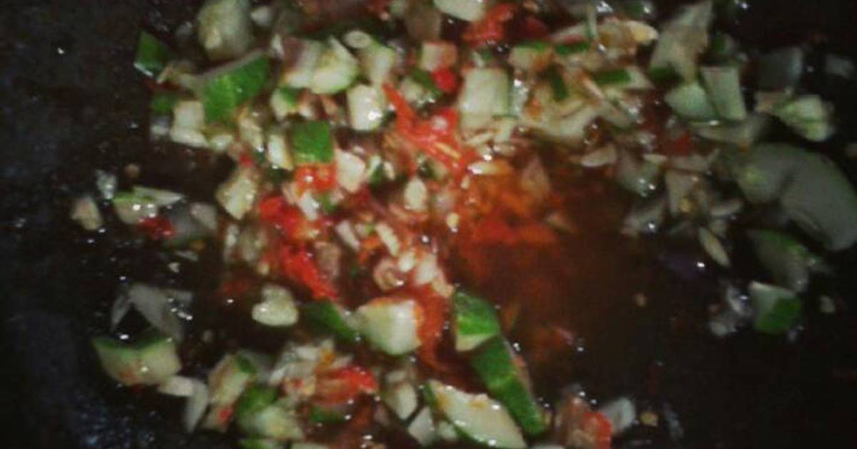 Resep Sambal mentah timun segar oleh Ita Nurdiantini - Cookpad
