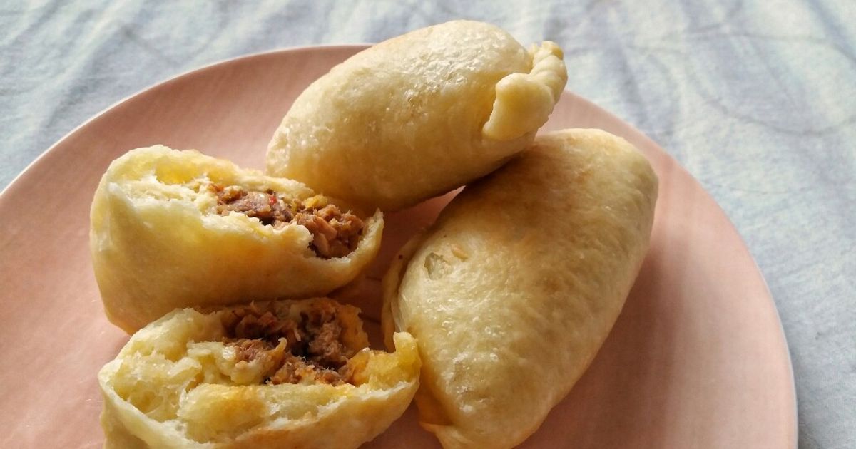 Panada / Fried Bread Dough With Spicy Fish Filling Recipe by Iskan ...